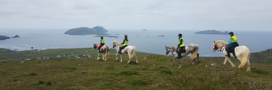 Dingle Horseriding trail riding luxury holidays in West Kerry Ireland