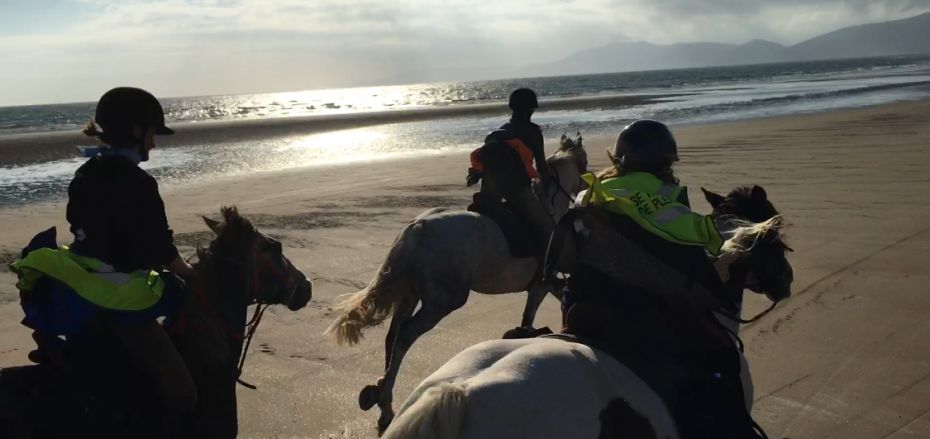 Dingle Horseriding trail riding luxury holidays in West Kerry Ireland
